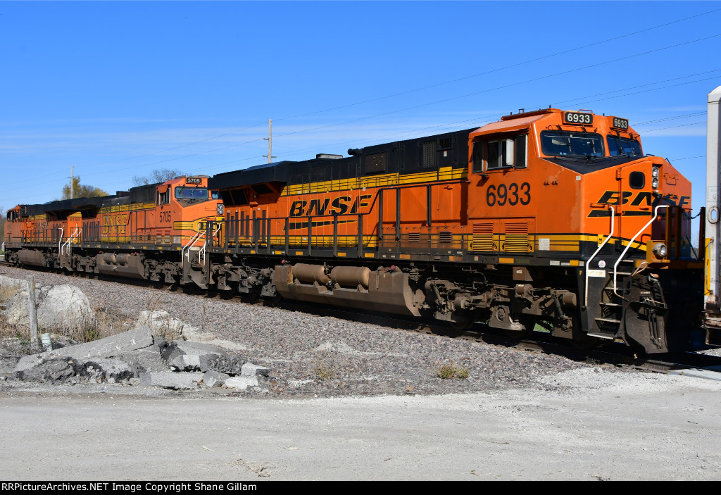 BNSF 6933 Roster shot.